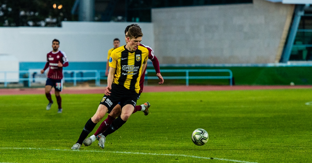 ‘Vakkenvuller’ Daan Huisman droomt van contract bij Vitesse | Vitesse ...