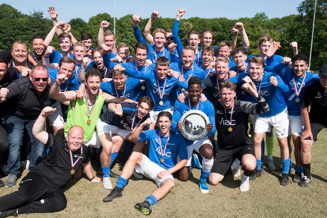 Ex-prof Brayton Biekman pakt titel met Houten: ‘Op je oude dag kampioen ...