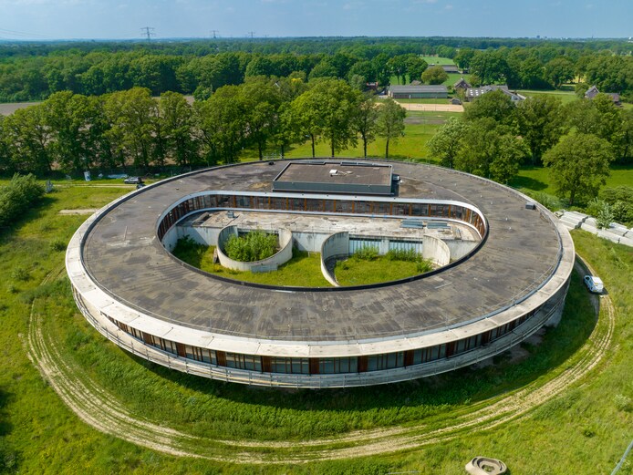 Dit pand staat al zes jaar leeg en heeft nog nooit een gebruiker gehad ...