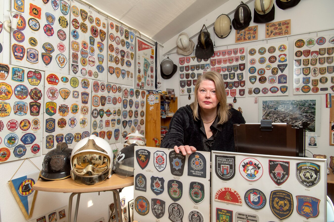 Sam (14) verrast met bijzondere brandweercollectie van overleden ...