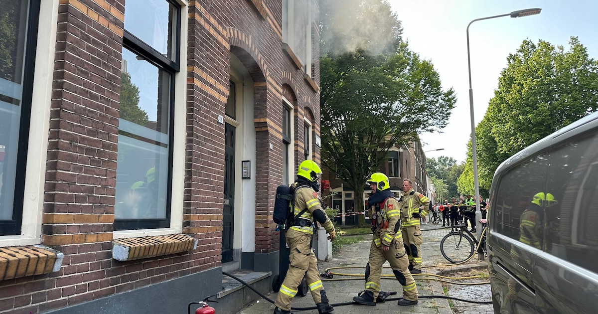 Veel rookontwikkeling op eerste verdieping bij woningbrand in Arnhem ...