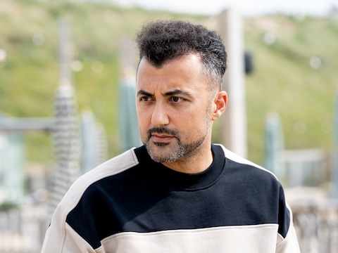 Gerrit Jan (62) publiceert adres van schrijver Özcan Akyol, dit is zijn ...