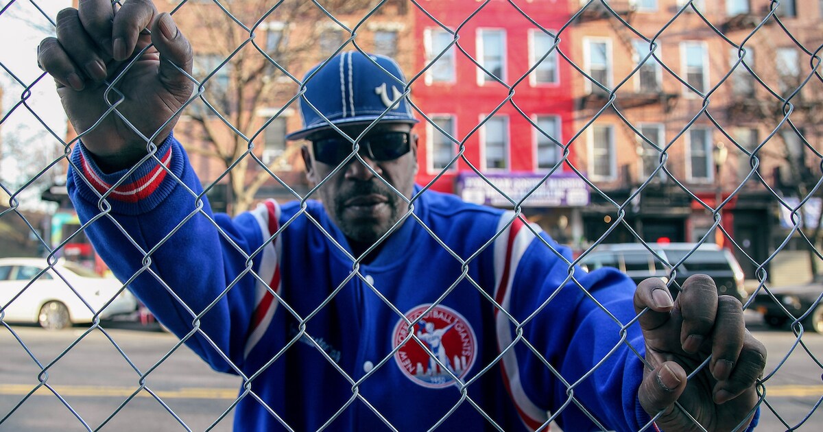 Pionier Grandmaster Caz naar Helmond: ‘Ik adem en leef hiphop ...