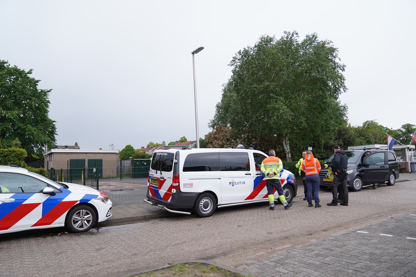 Politie zoekt op A59 naar mobiele telefoon van mishandelde vrouw ...