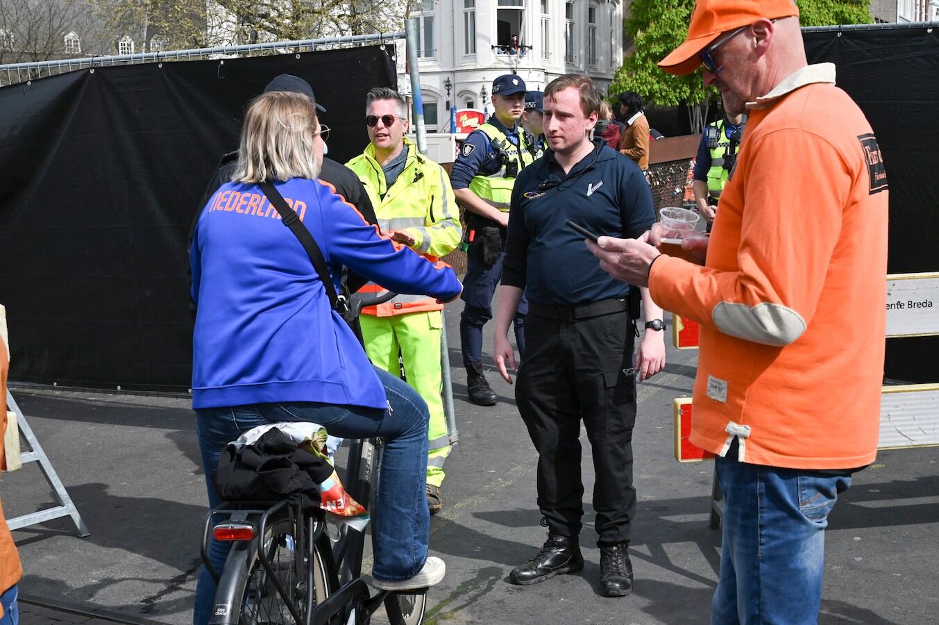 Breda nokvol op Koningsdag, deel centrum afgesloten: ‘Kom niet meer ...