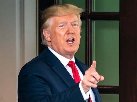 Trump kondigt importheffing van 10 procent aan voor Europese landen die ...