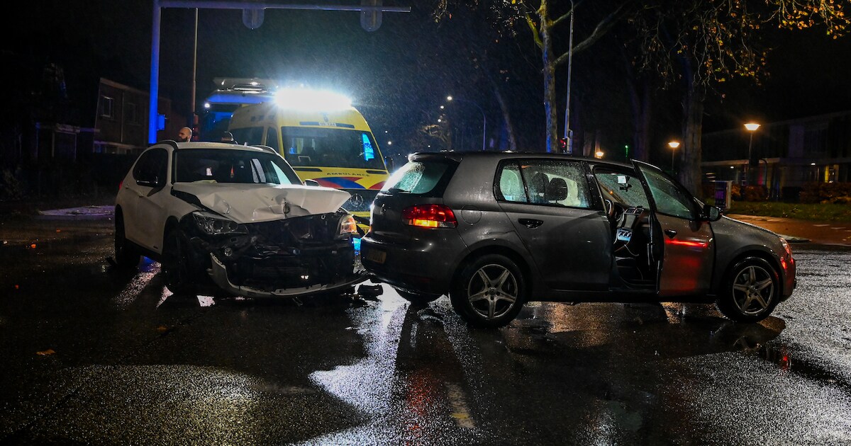 Veel schade na botsing op kruispunt in Nijmegen | Regio | De ...