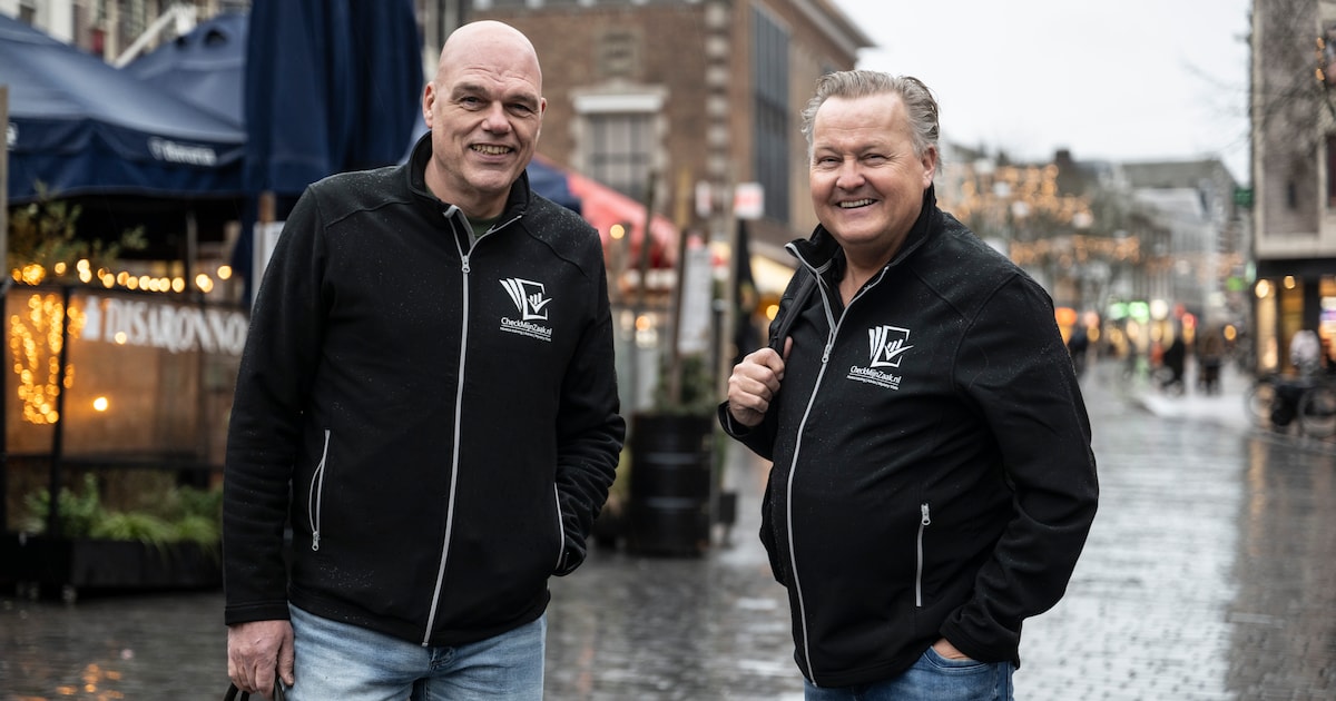 Ook een lachende barman laat soms geld liggen, Franck en Frank komen ...