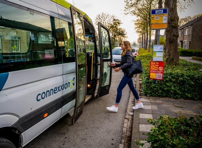 Kabinet wil openbaar vervoer flink goedkoper maken met speciale pas ...