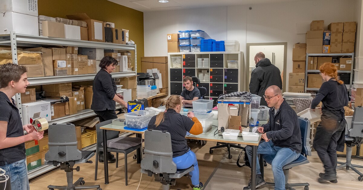 ‘Zorgkoffiehuis’ Coffyn landt in Maldens winkelcentrum: ‘Een huiskamer ...