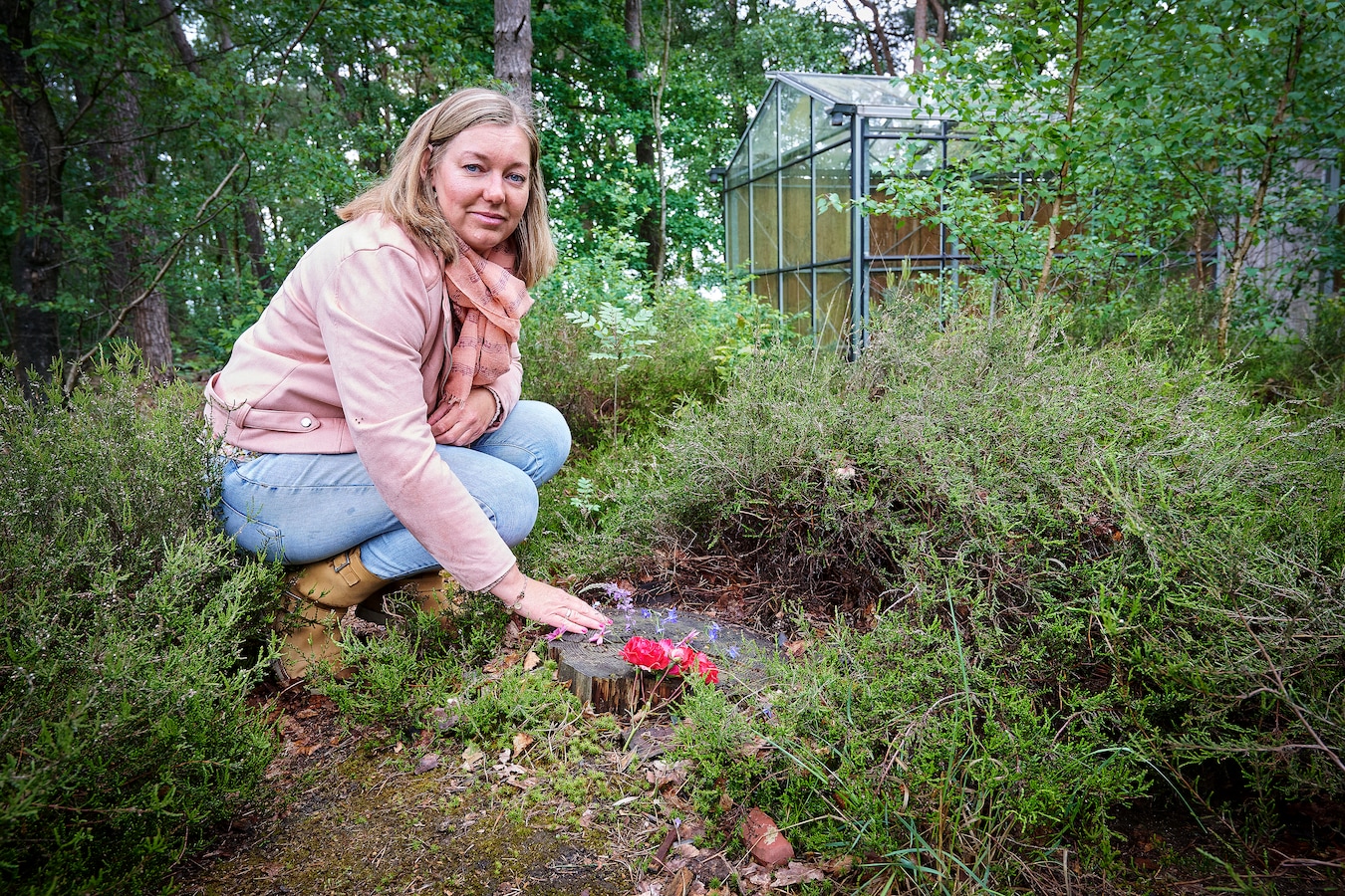 Haar dochtertje ligt er en zij komt in een graf ernaast: ‘De natuur is ...