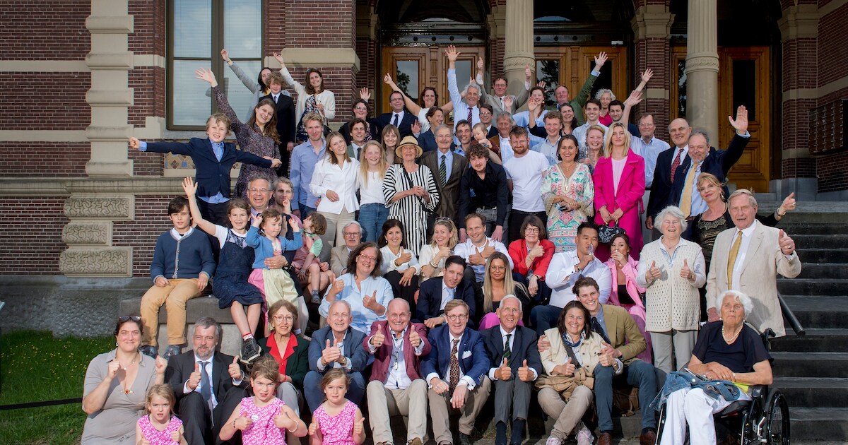 Familie Van Lidth de Jeude voor even terug in het Tiel waar hun ...