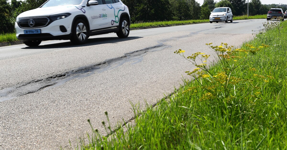‘Gevaarlijke’ Spijksedijk zit vol scheuren en hoogteverschillen en dat ...