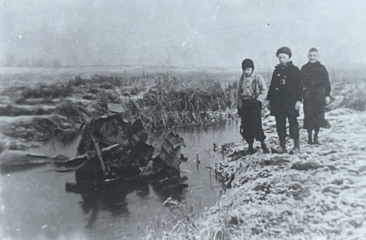 Hoe de vergeten vliegtuigcrash bij Ooij weer tot leven kwam; in mei ...