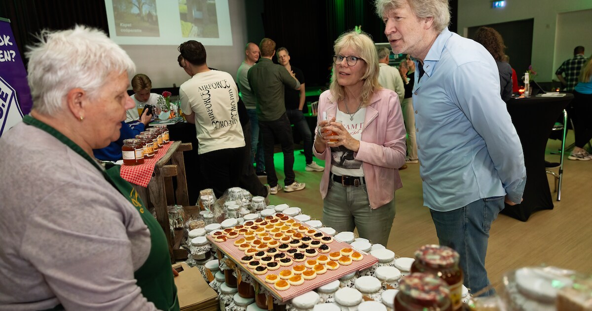 Borrelen met de buren brengt dorp samen: ‘Waar een klein dorp groot in ...