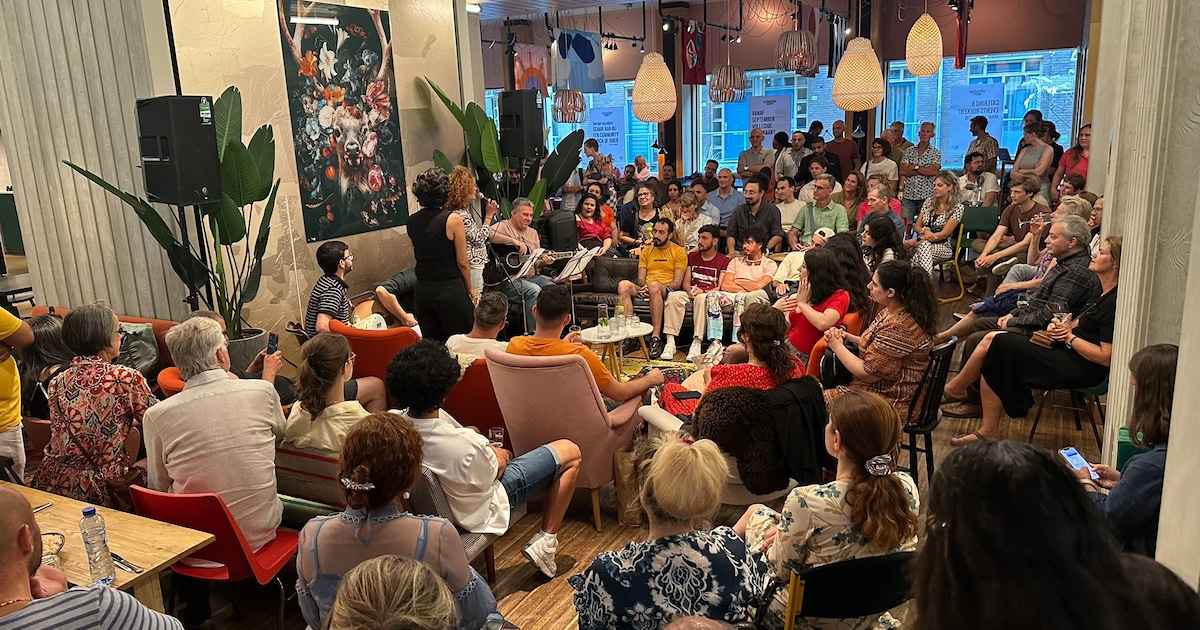Connection Café maakt comeback in Arnhem | Arnhem | De Gelderlander.nl
