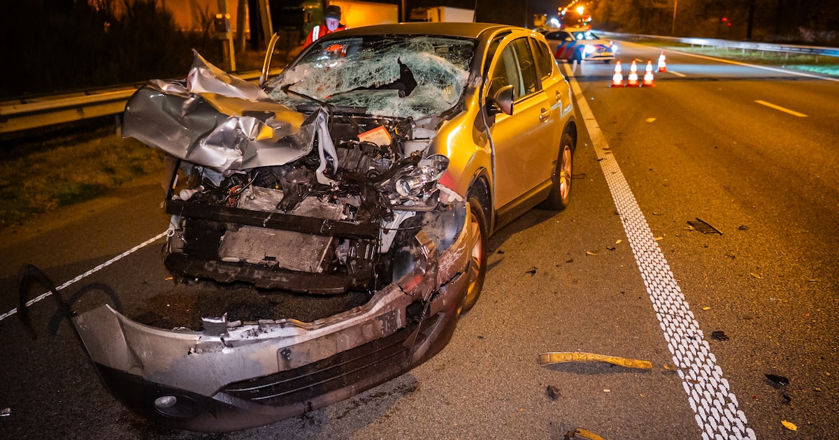 Auto zwaar beschadigd na botsing op de A50 bij Arnhem | 112 nieuws ...