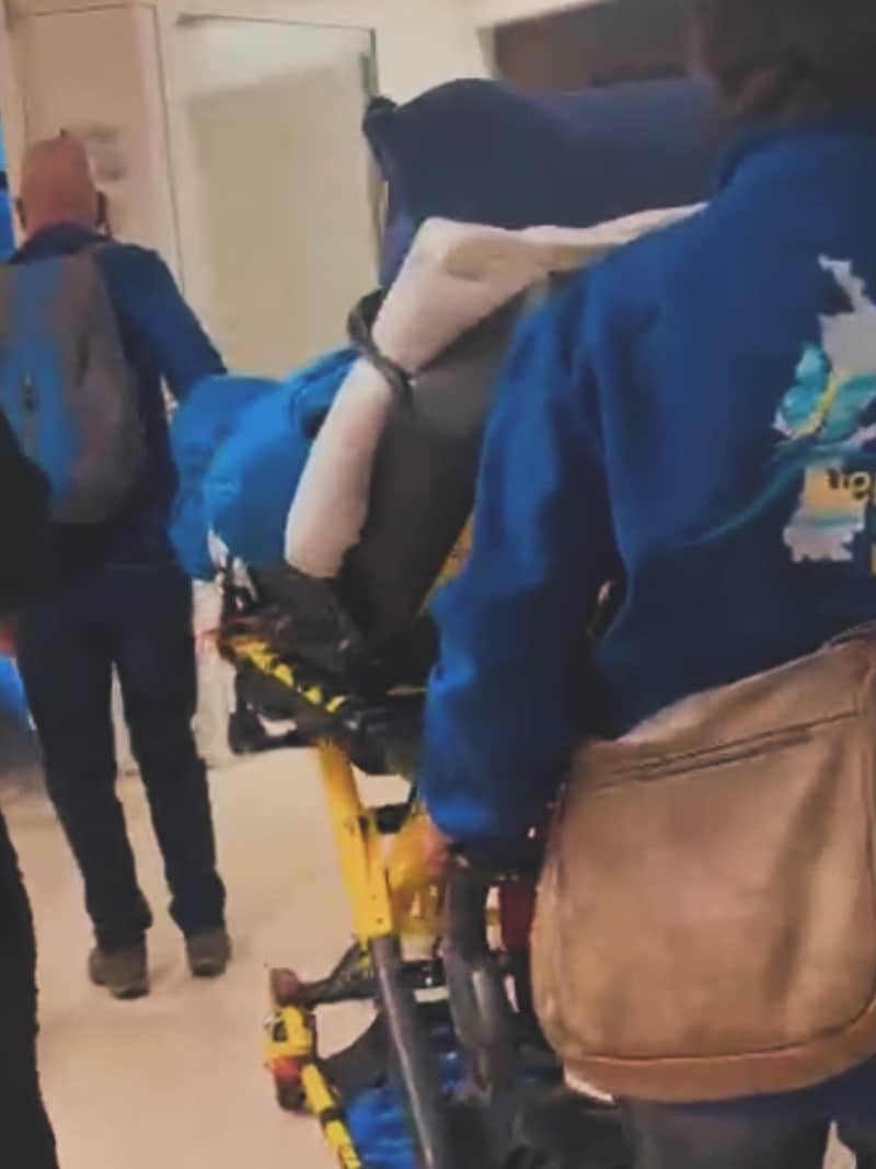 Khalids vader en moeder liggen 140 kilometer van elkaar vandaan in het ...