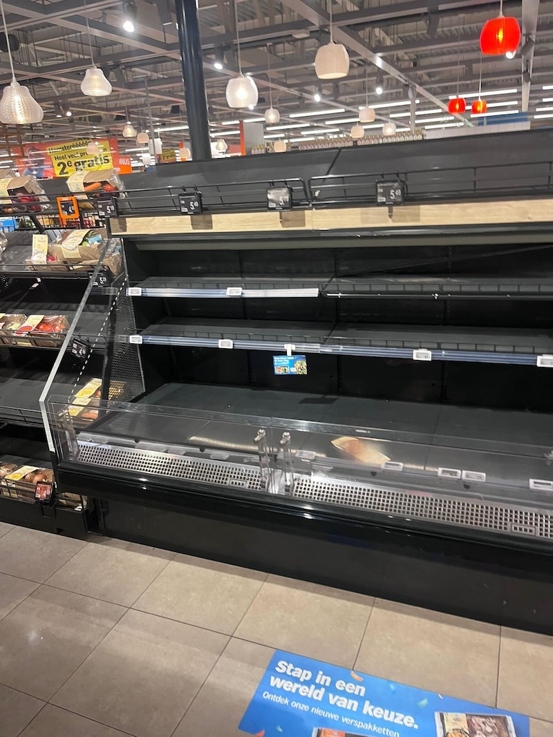 LIVE sneeuw | Rijkswaterstaat schrikt van drukte op de weg, problemen ...