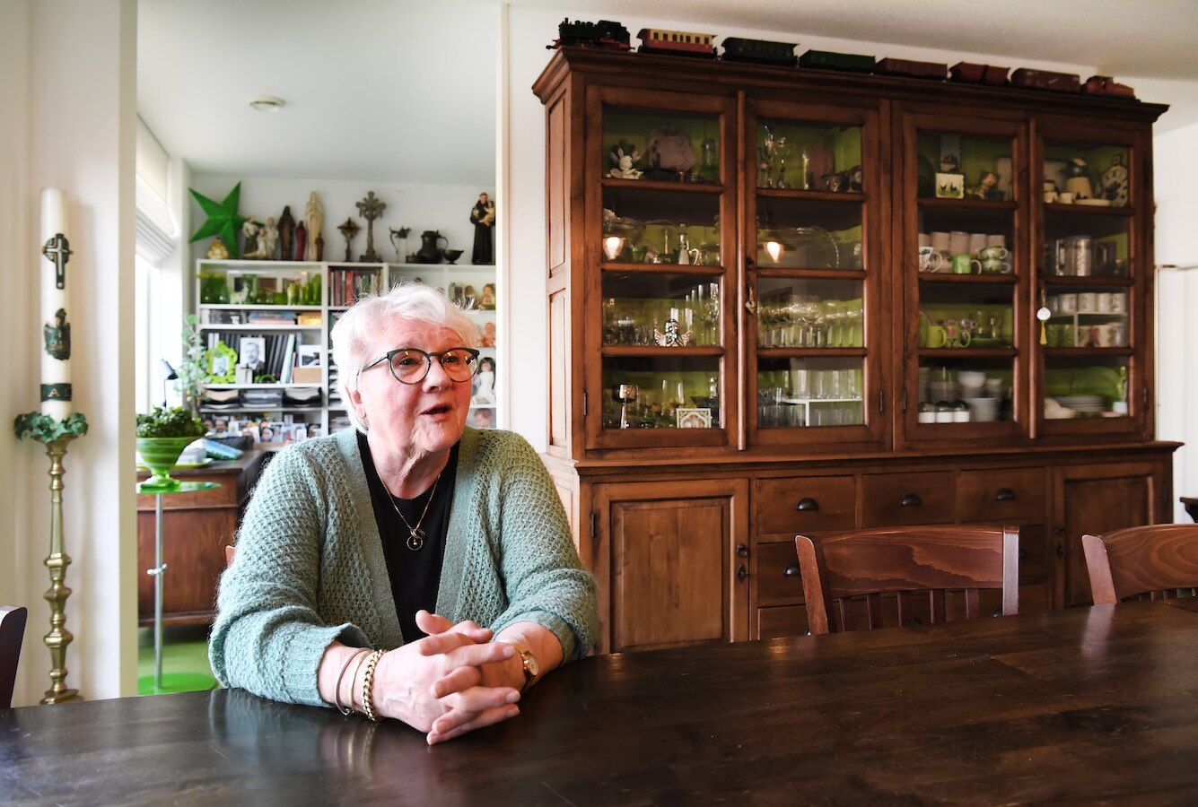 De woning van Thea (79) uit Princenhage staat vol groene voorwerpen en ...