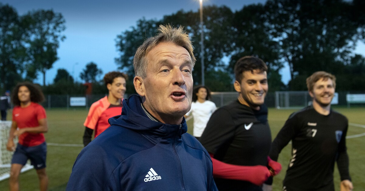‘Oude trainer’ Wouterse onder de indruk van talent bij RKTVC: ‘Snap ...