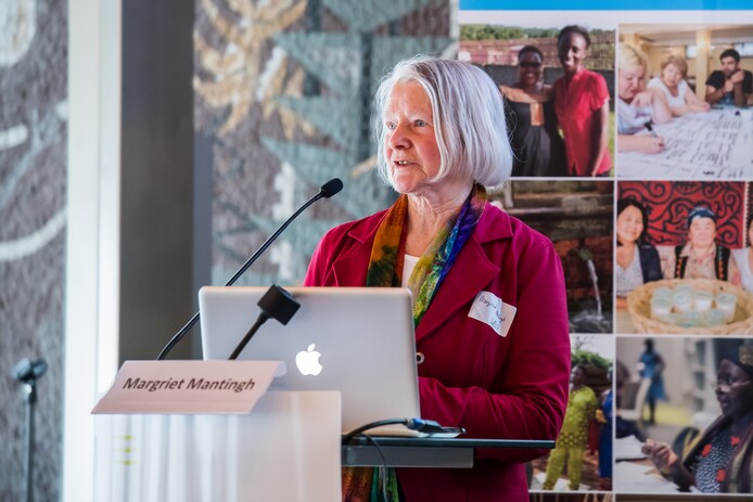 Rozen, lelies en boeketten vol gevaarlijke stoffen: ‘Onbegrijpelijk dat ...