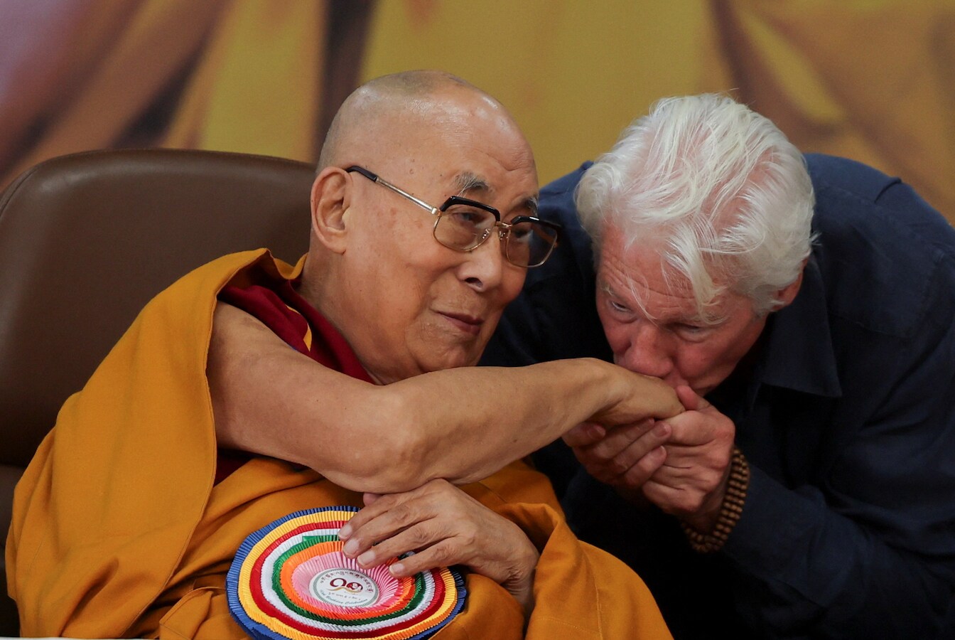 Richard Gere prijst dalai lama in toespraak voor 90ste verjaardag ...