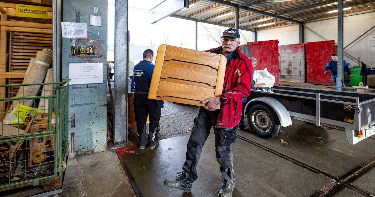 Schelden, spugen en intimidatie bij de kringloop: ‘Dick (70) werd ...