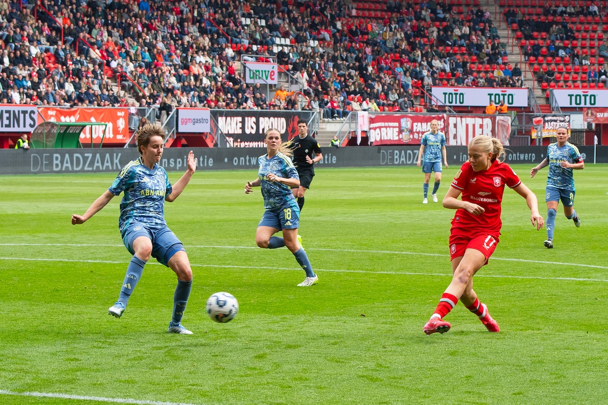 FC Twente Vrouwen neemt afscheid van Amanda Andradóttir | Enschede | De ...