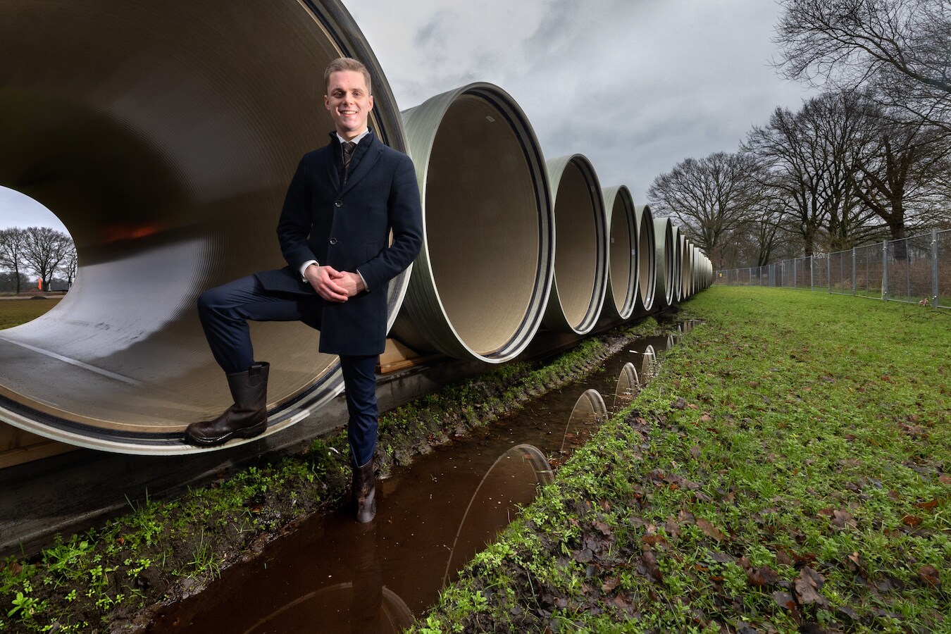 Oude betonnen riool eruit en nieuwe kunststof buizen erin: voor 30 ...