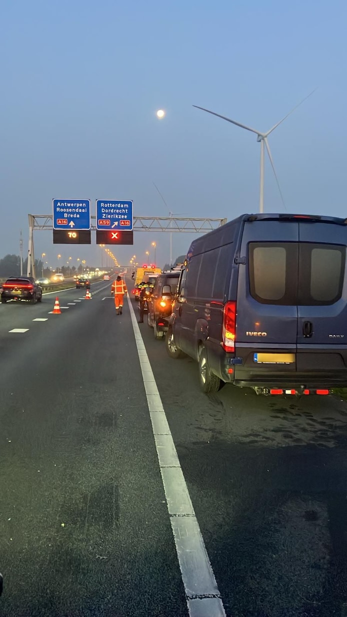 Meerdere files na ongelukken op A59 opgelost, vertraging neemt af | Den Bosch | gelderlander.nl