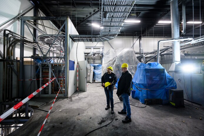 Binnenkijken op plek des onheils: zo ziet fabriek in Enschede er uit na ...