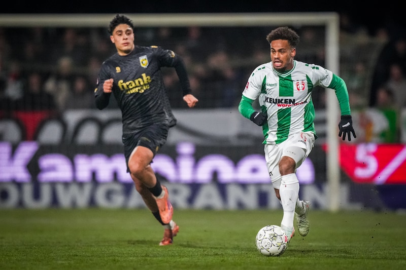 Dankzij ‘bankzitter’ Zonneveld pakt Vitesse een punt bij FC Dordrecht ...