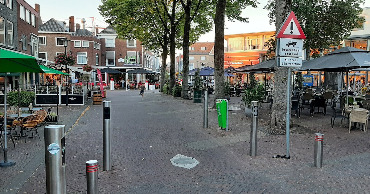 Winkelstraten Tiel snel weer autovrij met nieuwe afsluitpaaltjes | Rivierenland | gelderlander.nl