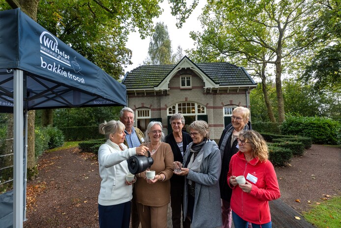 Eerste rituele verbranding 'Hemelpost' op begraafplaats Winterswijk ...