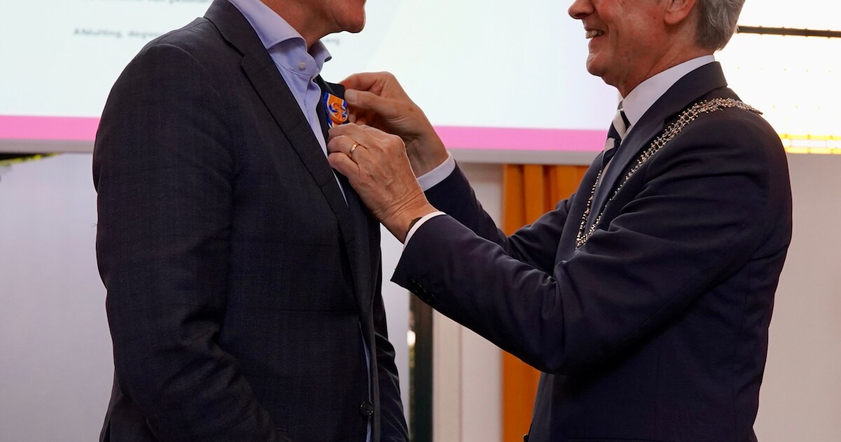 Longfondsdirecteur Michael Rutgers bij afscheid koninklijk ...