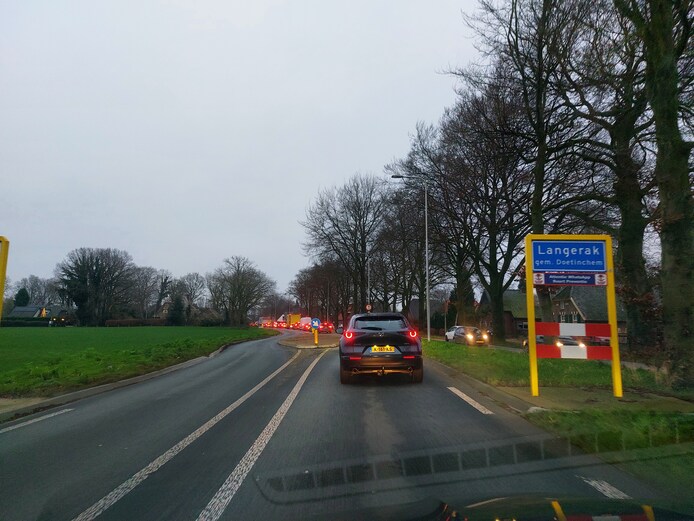 Vast in Langerak: wachten in file of de ventweg op? | Doetinchem ...