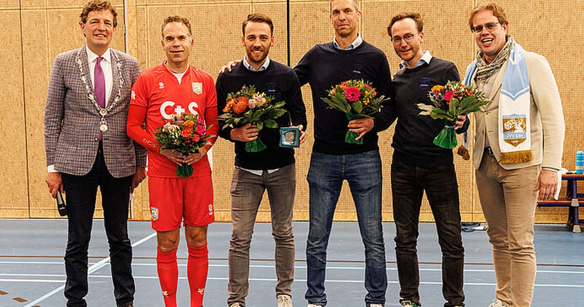 Jan Hilgers Penning voor Edese zaalvoetballers en jonge ondernemers uit ...