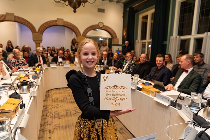Eva (10) nieuwe kinderburgemeester van Woudenberg | Amersfoort ...
