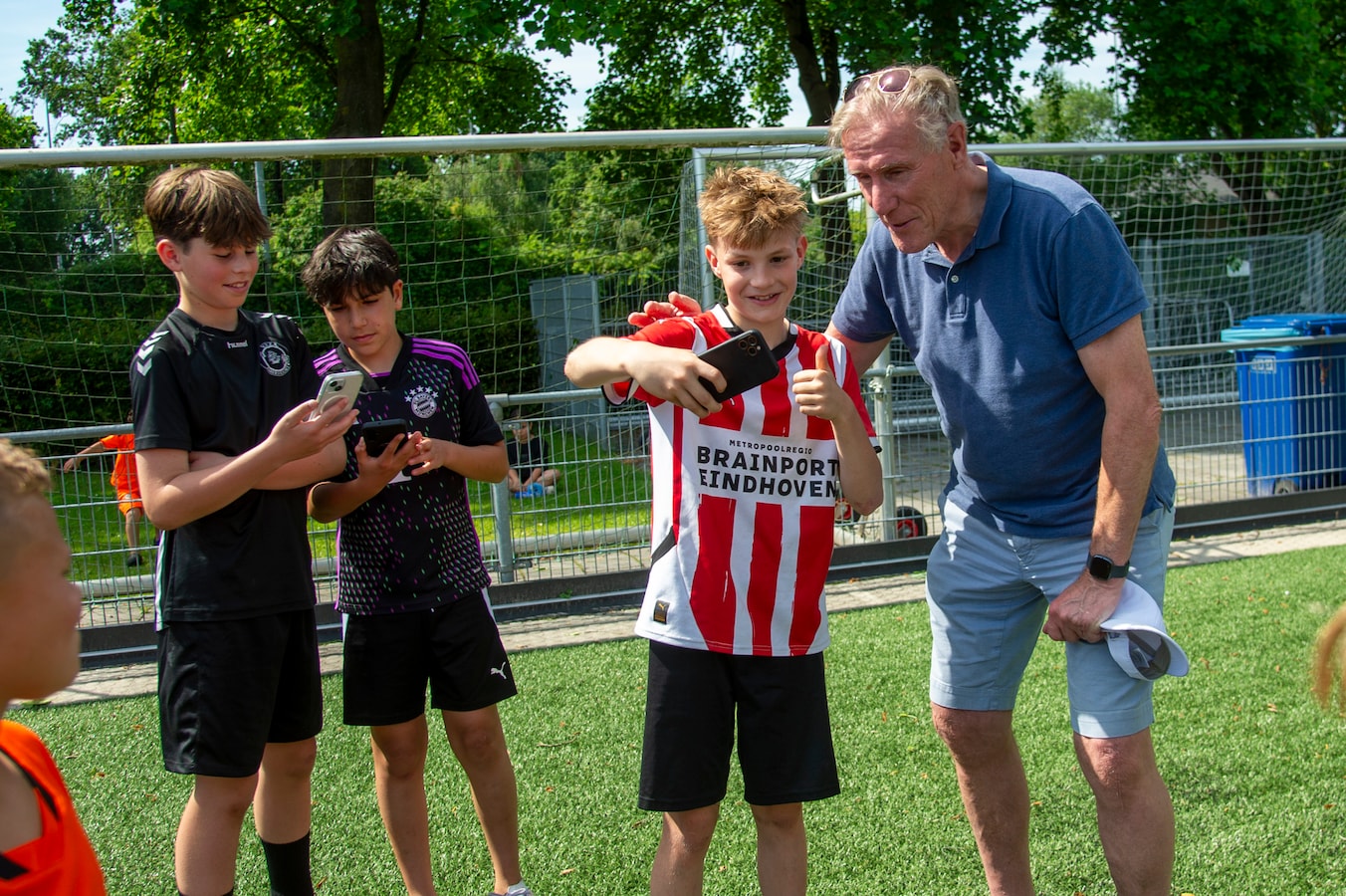 EK-held Hans van Breukelen duikt op bij VVZA, maar ‘die jongens hebben ...