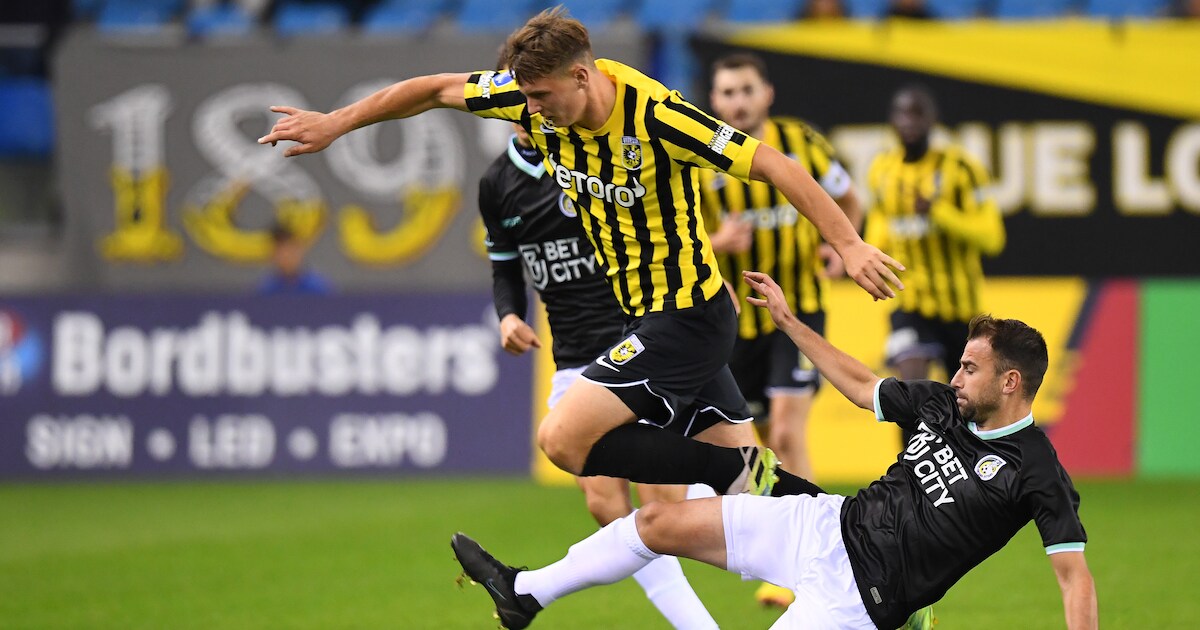 Cocu hoopt bij Vitesse op spits Bialek in kelderduel met Cambuur ...