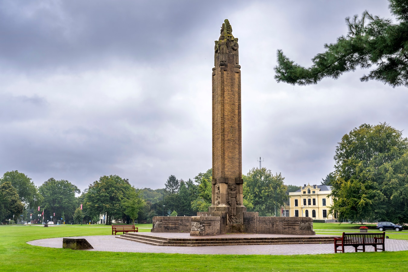 Waarom De Naald in Oosterbeek afbrokkelt en renovatie lastig is | Foto ...
