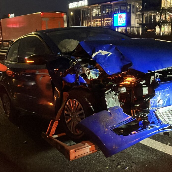 Ongeluk met meerdere auto's bij Nieuwkuijk zorgt voor vertraging op A59 richting Den Bosch ...