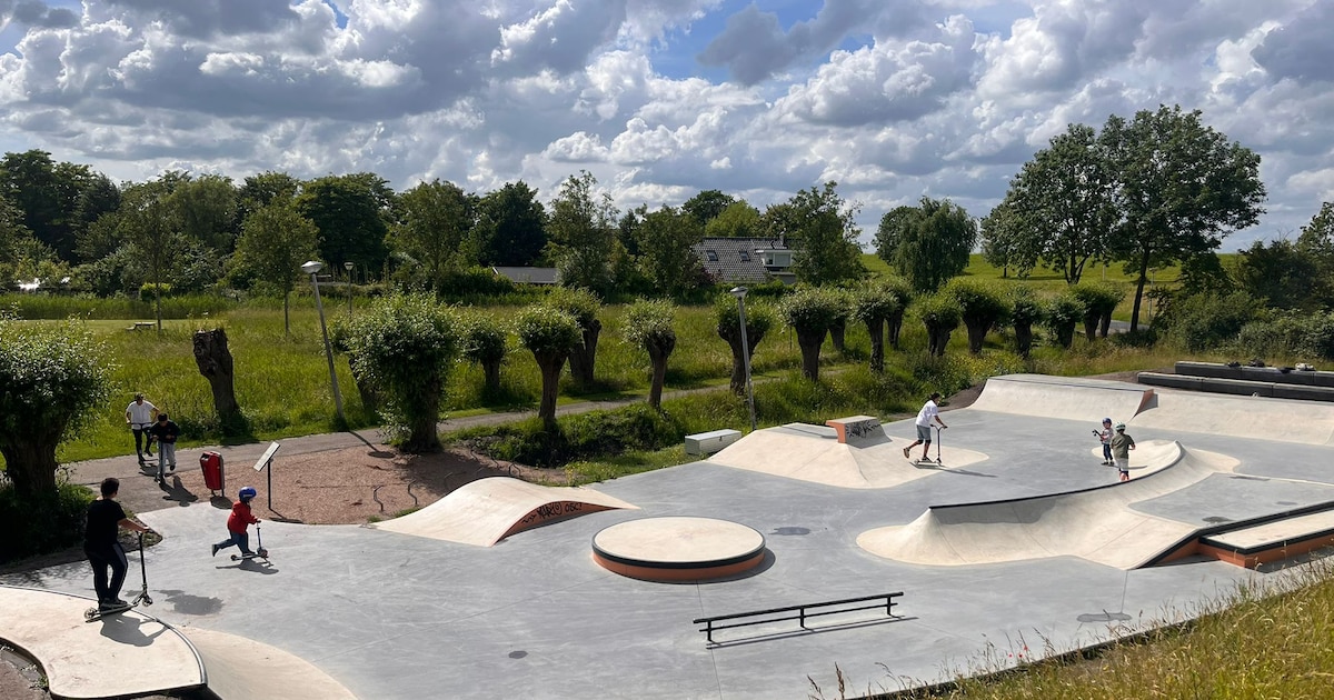 Ze moesten best wat geduld hebben, maar nu kunnen de skaters in ...