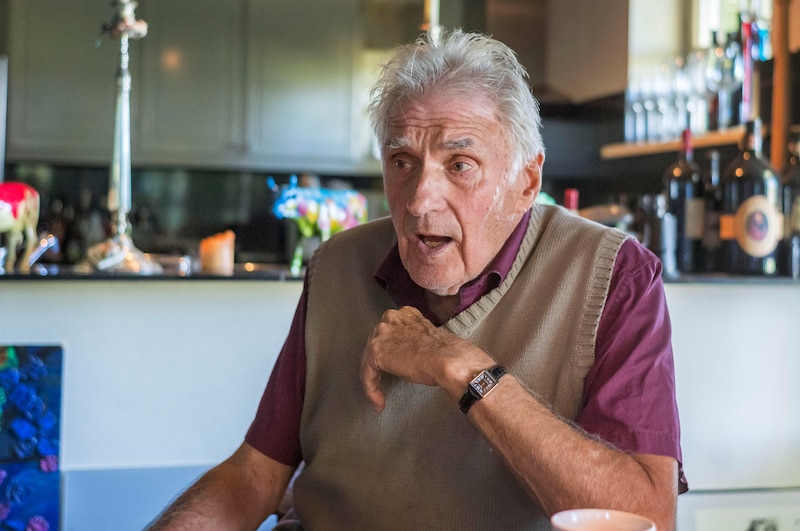 Autohandelaar Piet (82) slachtoffer van brute roof, overvallers dreigen ...