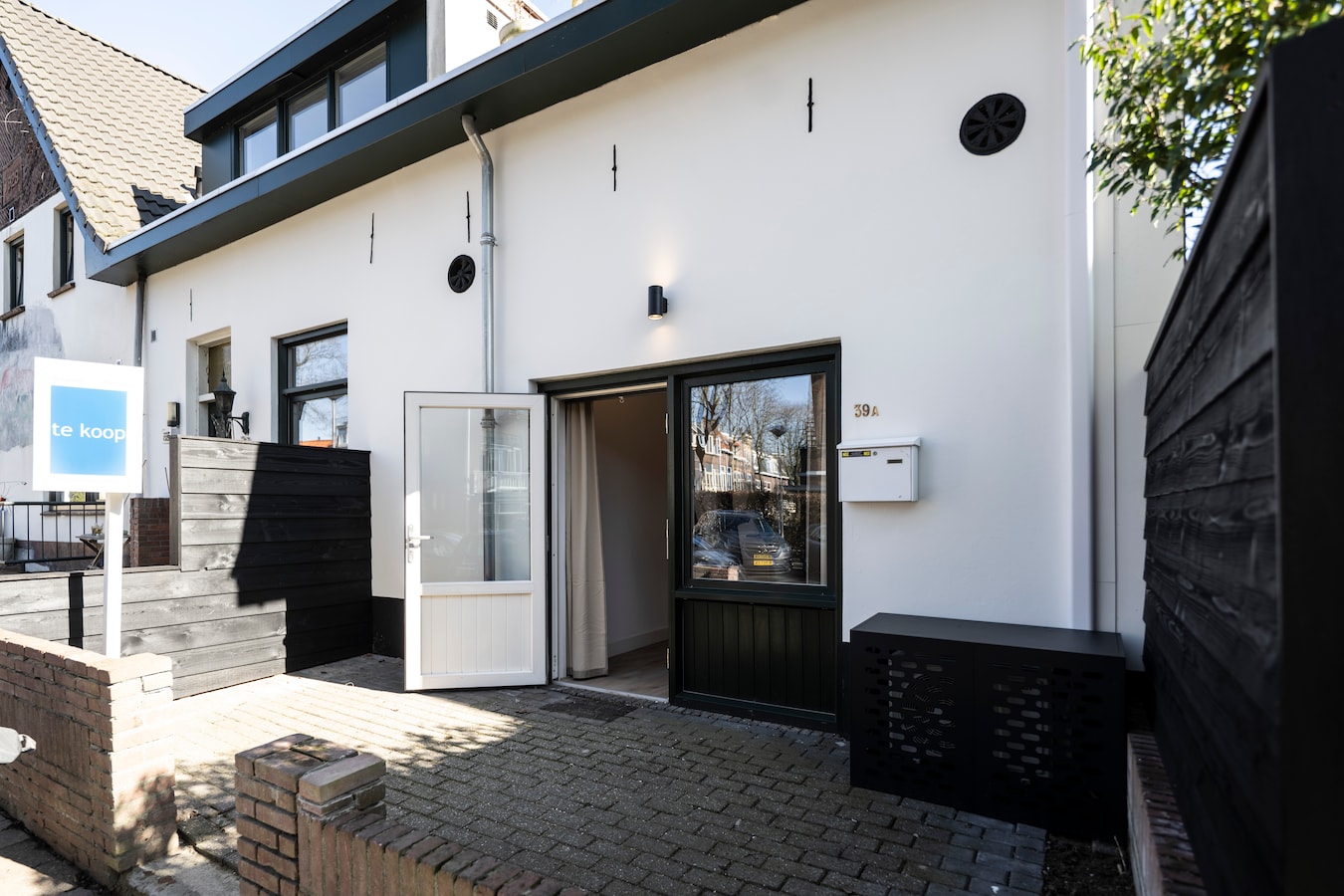 Huis van 15 vierkante meter staat te koop voor 150.000 euro: ‘Tv kijken ...