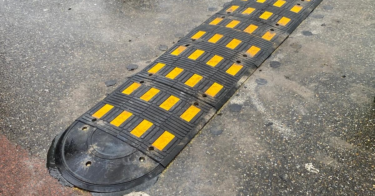 Drempels maken auto’s kapot en worden zelfs gejat; nu haalt gemeente ze ...