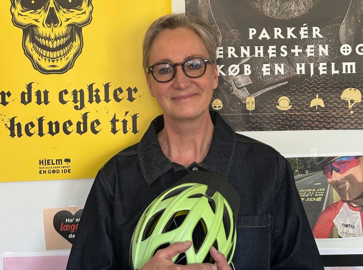 Voor Denen is fietshelm heel normaal: ‘Doe die helm af, jullie zien er ...