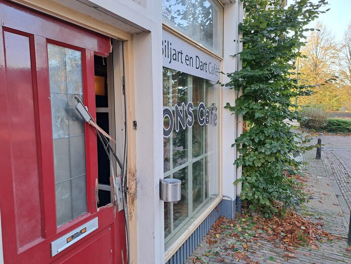 Wat we weten over drugs boven café en afgelegen loods in Grave en ...