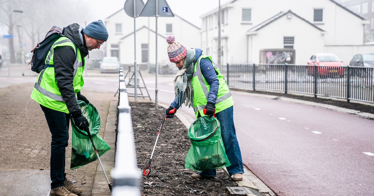 Zwerfafval rapen in Het Broek: ‘Vroeger dachten mensen dat ik een ...
